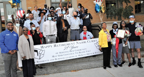 King Drive postal worker Naomi Curry retires after 27 years of service ...