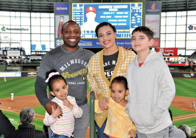 Newly elected Milwaukee Mayor Johnson and family take in Easter Brewers ...