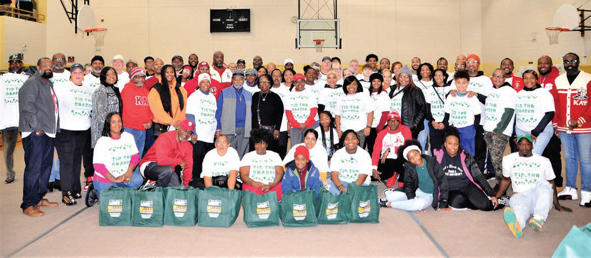 Northcott Neighborhood House hands out free Thanksgiving meals ...