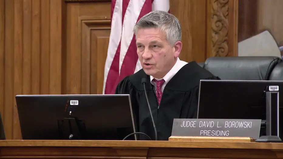 Milwaukee Co. judge gives MPS 10 more days to have cops in schools ...