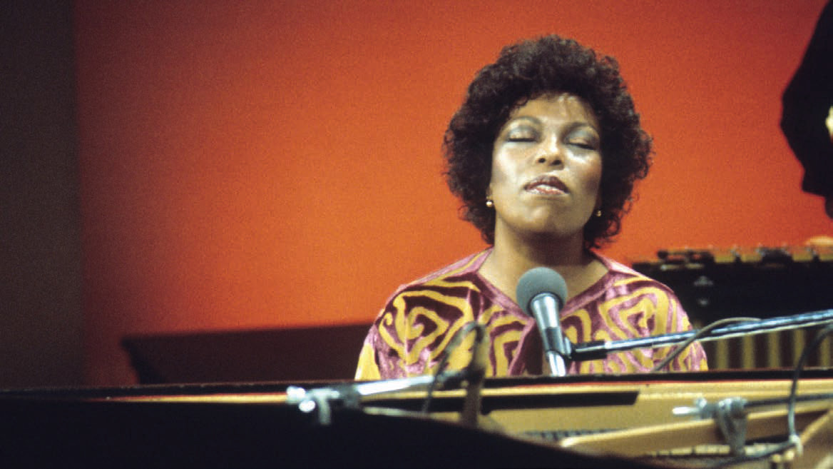 Roberta Flack, Grammy Award-winning singer, dead at 88 - Milwaukee ...