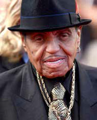 Joe Jackson, manager of The Jackson 5, has died at age 89 - Milwaukee ...